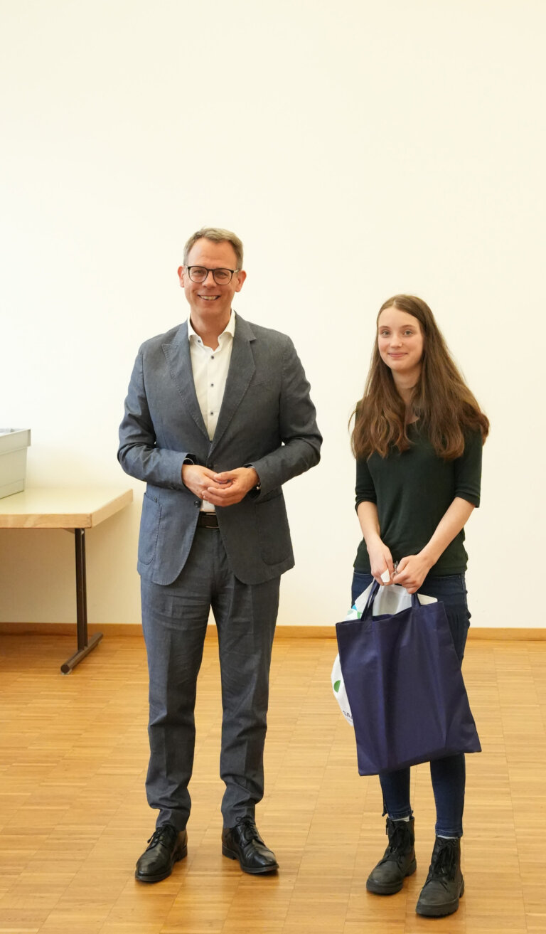 DFG-Gewinner*innen beim Bundeswettbewerb Fremdsprachen 2023 - Deutsch ...