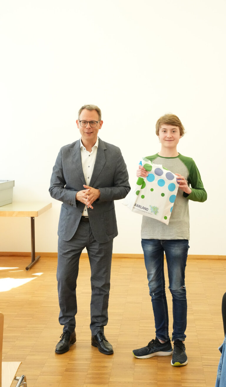 DFG-Gewinner*innen beim Bundeswettbewerb Fremdsprachen 2023 - Deutsch ...