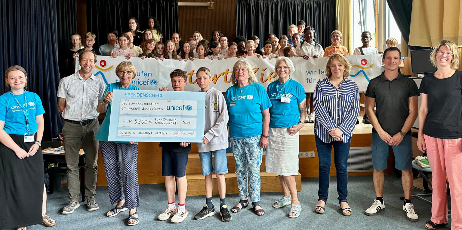 Remise de chèque à l'UNICEF - Lycée Franco-Allemand de Sarrebruck